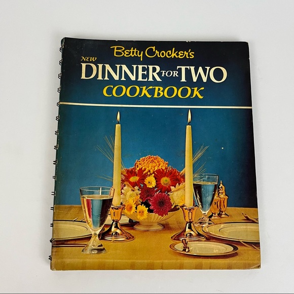 Betty Crocker | Kitchen | Vtg Betty Crockers Dinner For Two Cookbook ...